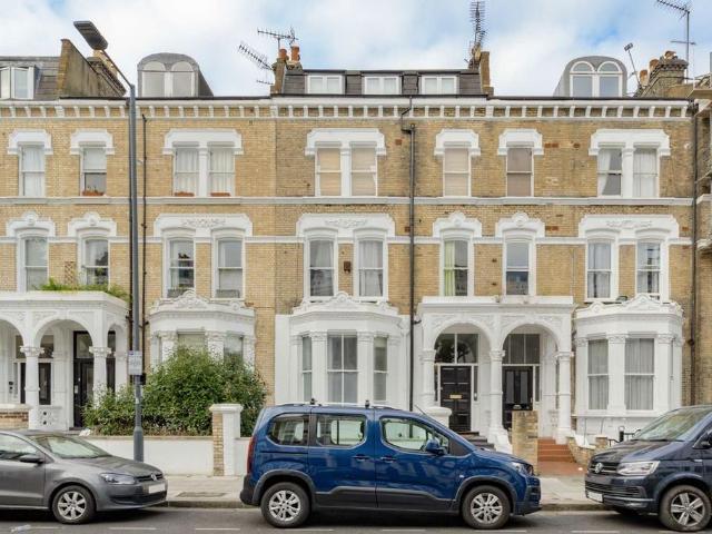 Sinclair Road, London W14 1 bed flat to rent £2,097 pcm £484 pw