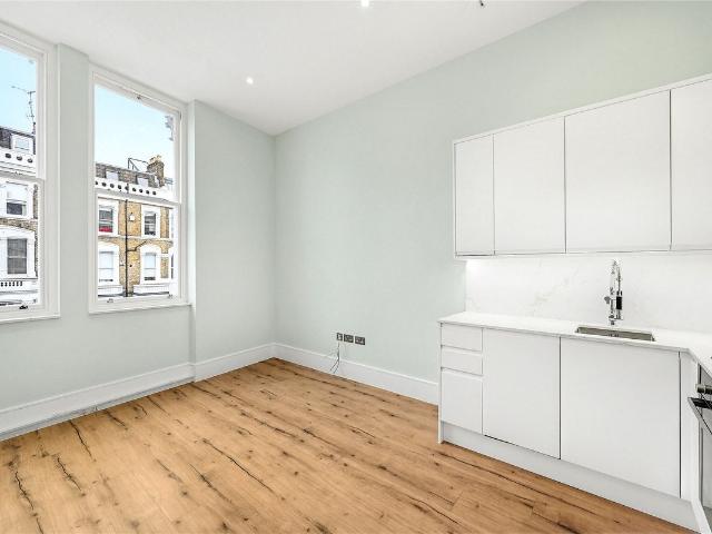 Sinclair Road, London W14, 1 bed flat to rent, £2,400 pcm | PrimeLocation