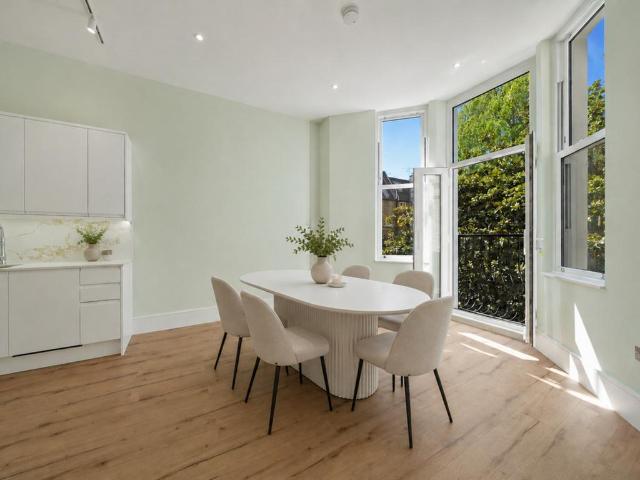 Sinclair Road, London, W14 1 bed flat to rent £2,500 pcm £577 pw