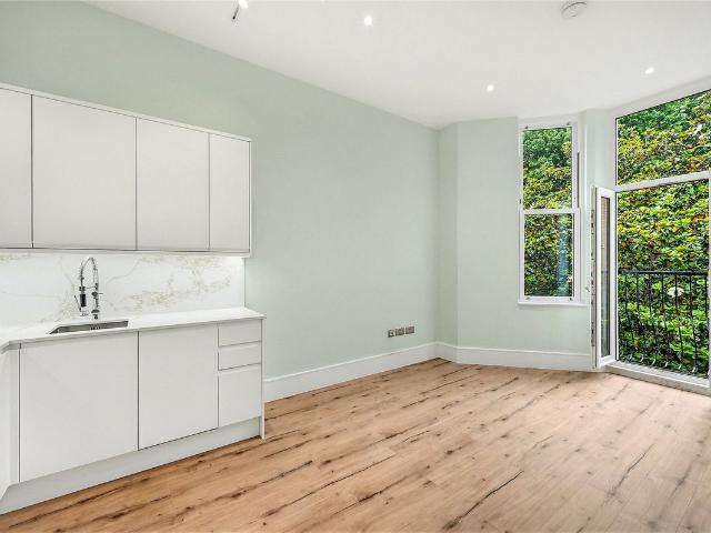 Sinclair Road, London W14, 1 bed flat to rent, £2,500 pcm | PrimeLocation