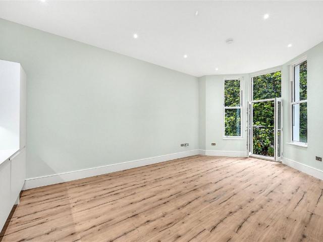 Sinclair Road, London W14, 1 bed flat to rent, £2,700 pcm | PrimeLocation