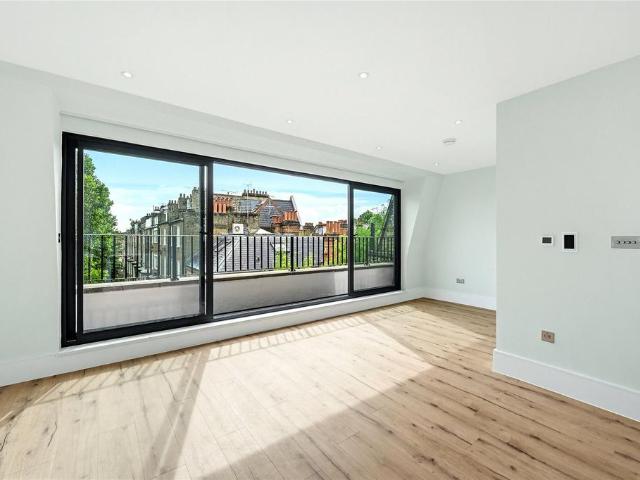 Sinclair Road, London, W14 2 bed apartment to rent £3,600 pcm £831 pw