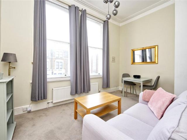 Sinclair Road, W14 1 bed flat to rent £1,800 pcm £415 pw