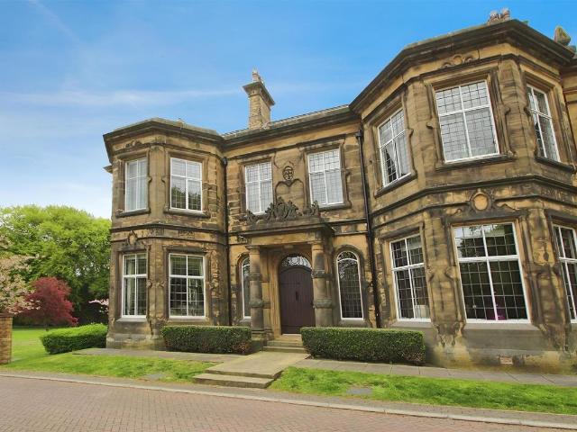 Sinderhill Court, Northowram, Halifax HX3, 2 bed flat to rent, £850 pcm | PrimeLocation