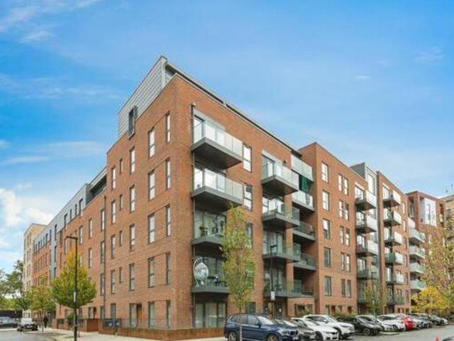 Singapore Road, London, 2 Bedroom Flat