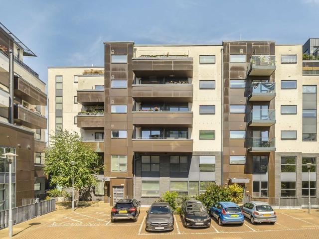 Singer Mews, Clapham SW4, 1 bed flat to rent, £2,100 pcm | PrimeLocation