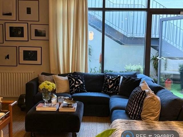 Singer Mews, London, SW4 2 bed maisonette to rent £3,700 pcm £854 pw