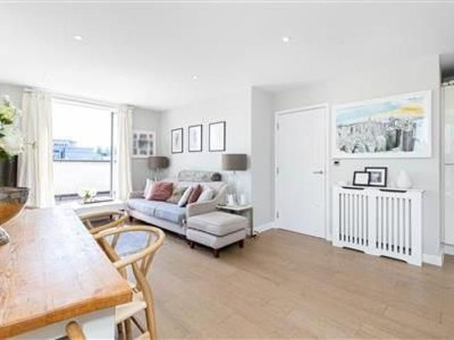 Singer Mews, SW4