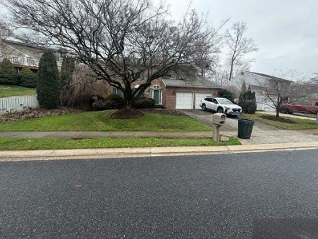 Singer Woods Dr