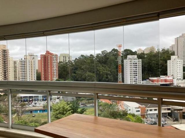 SINGOLARE MORUMBI CLUBE BEM LOCALIZADO COM AMPLA VARANDA GOURMET. IMPERDIVEL !