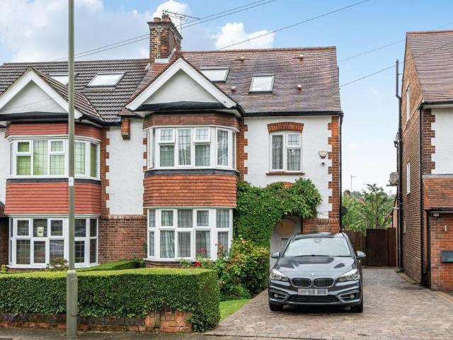 Singleton Scarp, Woodside Park 4 bed semi detached house to rent £5,000 pcm £1,154 pw