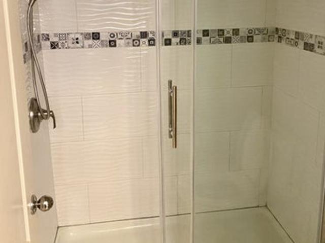 Single 1 bedroom on a shared bathroom