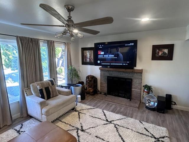 Single 1 bedroom Furn/unfurnished