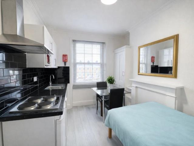 Single Bedsit with Fully Equipped Kitchen