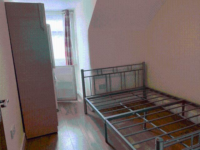 Single bedroom close to ilford town center £550 pcm