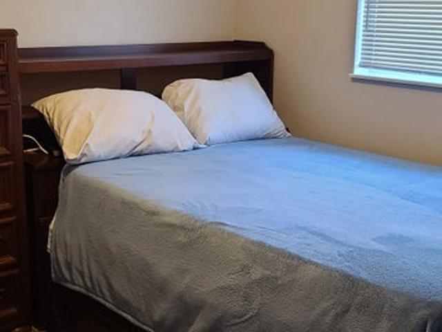 Single Bedroom in Quiet Neighborhood