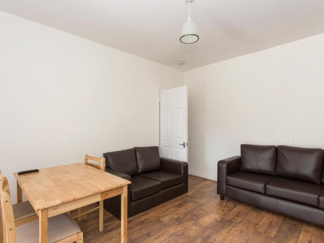 Single bedroom next to Imperial College London Has a Room