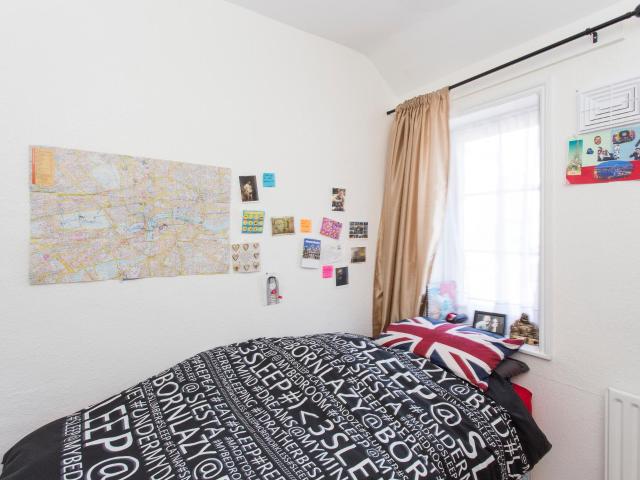 Single bedroom next to Imperial College London Has a Room