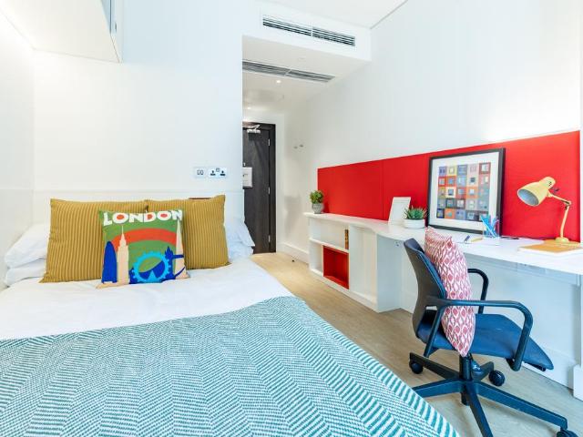 Single En Suite at Spring Mews, 10. 1 bed private hall to rent £1,625 pcm £375 pw
