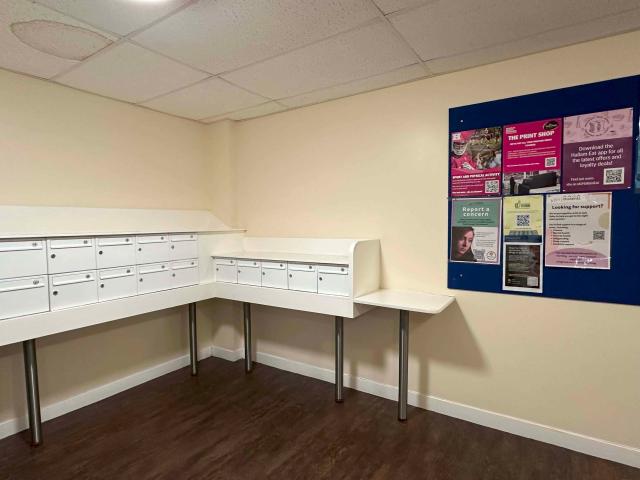 Single En Suite G Has an Apartment