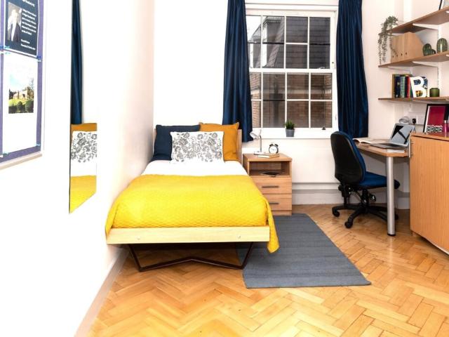 Single en suite room, at Goodenough College