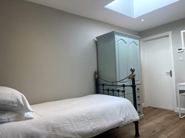 Single Ensuite Room & Kitchenette & Kitchen Access