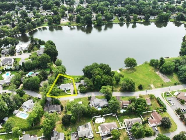 Single Family: MLS #4042