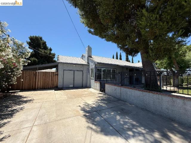 Single Family: MLS #41140