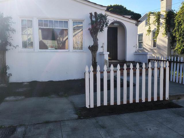Single Family: MLS #41136