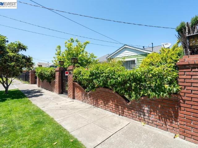 Single Family: MLS #41139