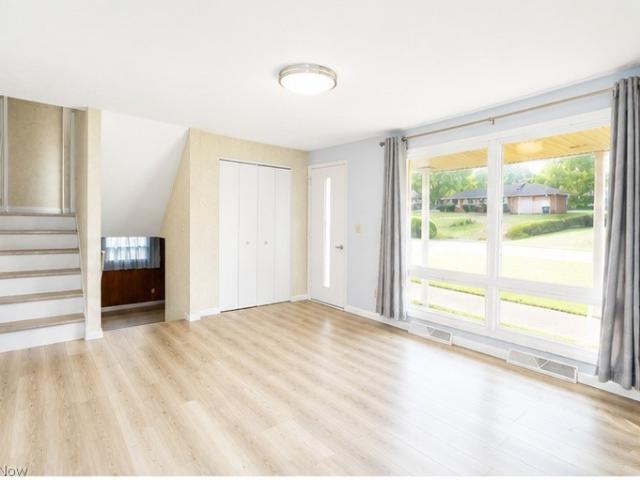 Single Family: MLS #5215