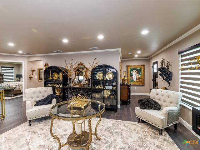 Single Family: MLS #602958