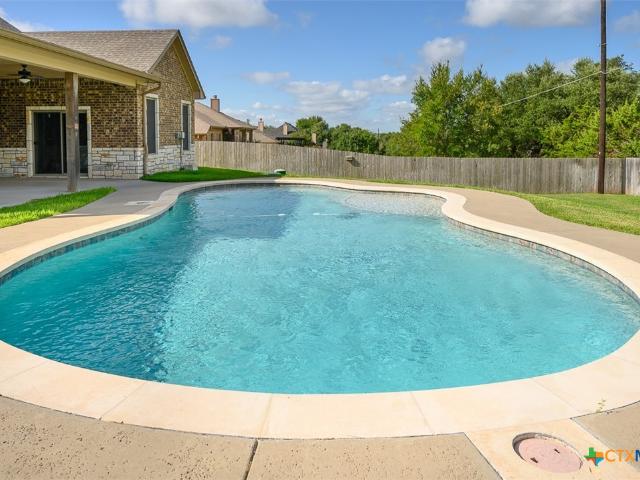 Single Family: MLS #622167