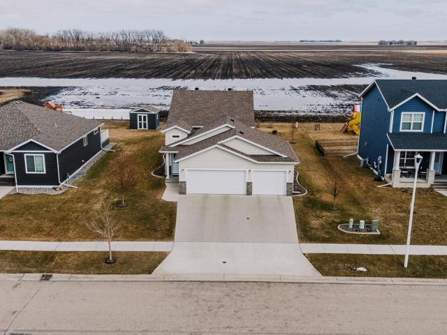 Single Family: MLS #7050