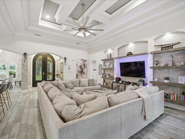 Single Family: MLS #7138