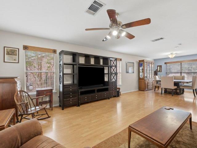 11432 Hillhaven Dr