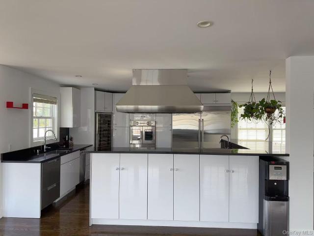 Single Family: MLS #1011