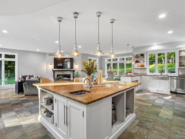 Single Family: MLS #1020