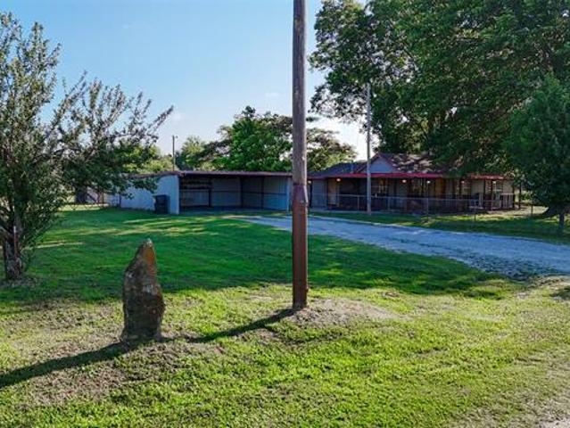 Single Family: MLS #1240