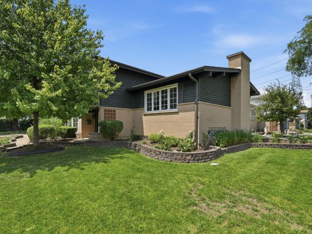 Single Family: MLS #12698