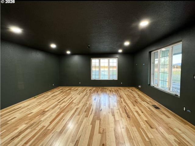 Single Family: MLS #152730
