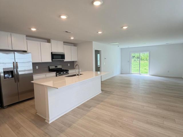 Single Family: MLS #1598