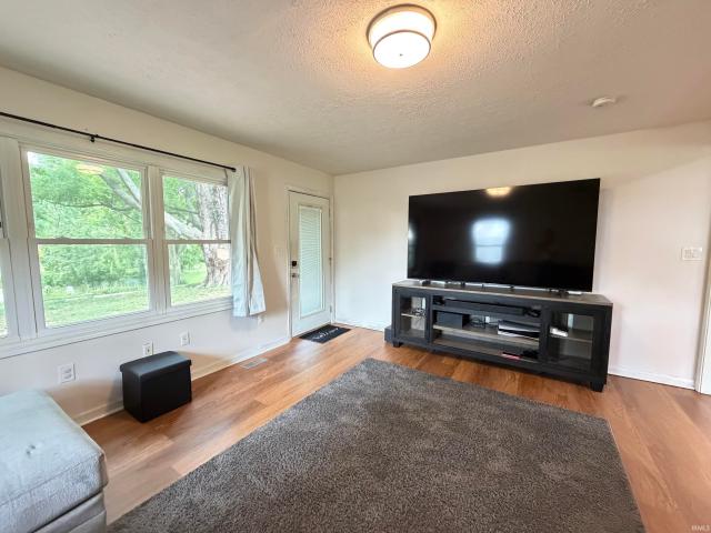Single Family: MLS #202627
