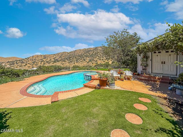 Single Family: MLS #226003