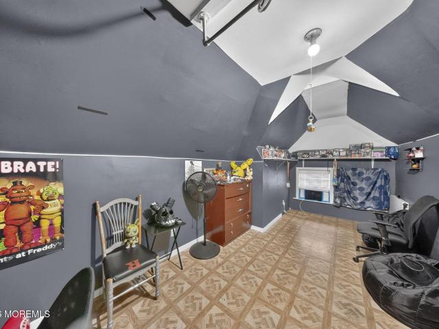 Single Family: MLS #22623