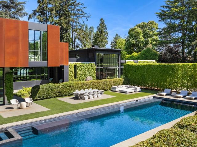 Single Family: MLS #2497