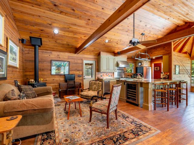 Single Family: MLS #25047