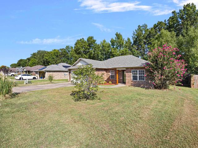 Single Family: MLS #25038