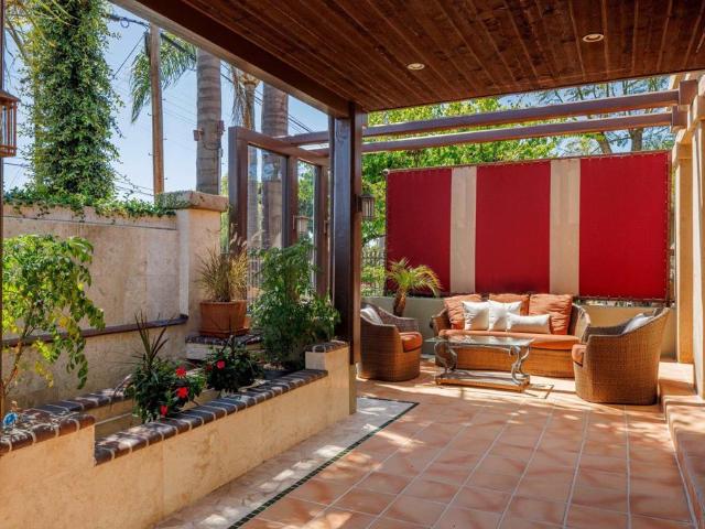 Single Family: MLS #260009 SD