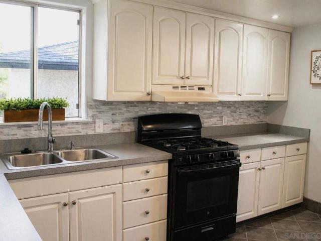 Single Family: MLS #260010 SD